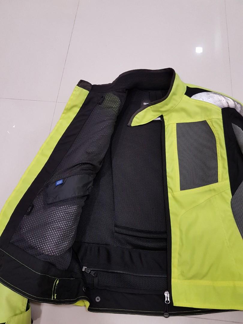 BMW Motorrad AirShell size 52, Motorcycles, Motorcycle Apparel on Carousell