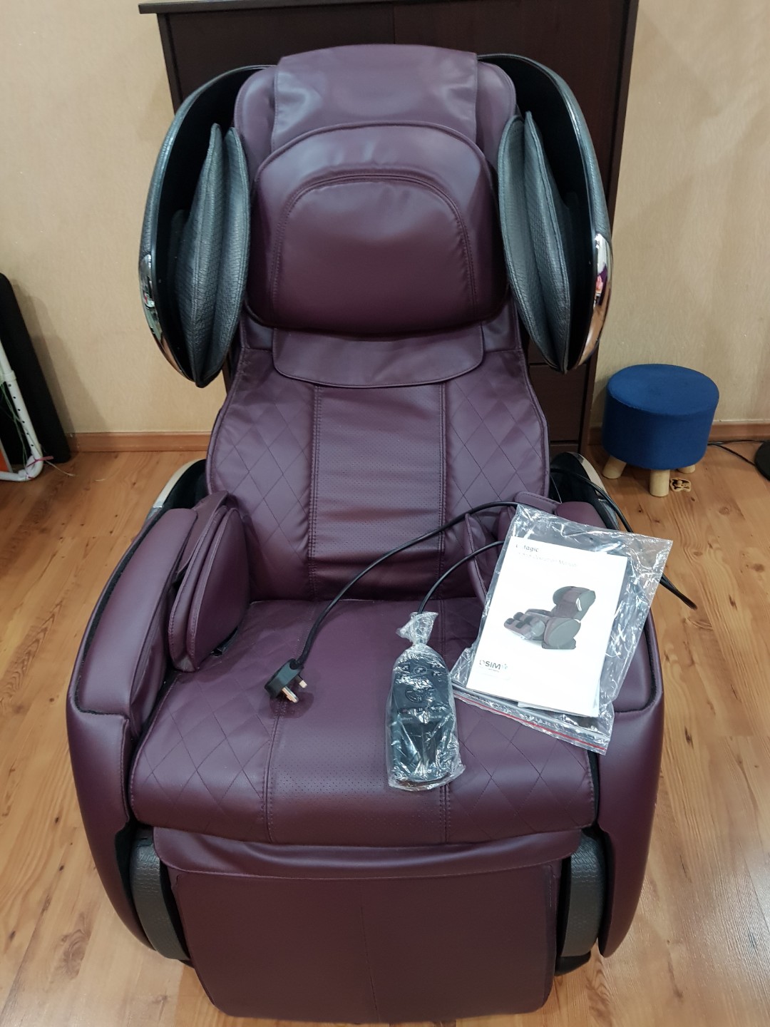 Osim Massage Chair, Furniture & Home Living, Furniture, Chairs on Carousell