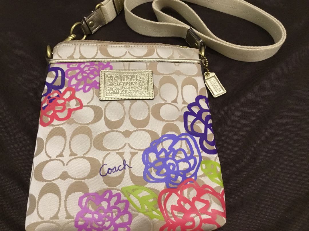 Coach Daisy Crossbody Bag, Women's Fashion, Bags & Wallets, Cross-body ...