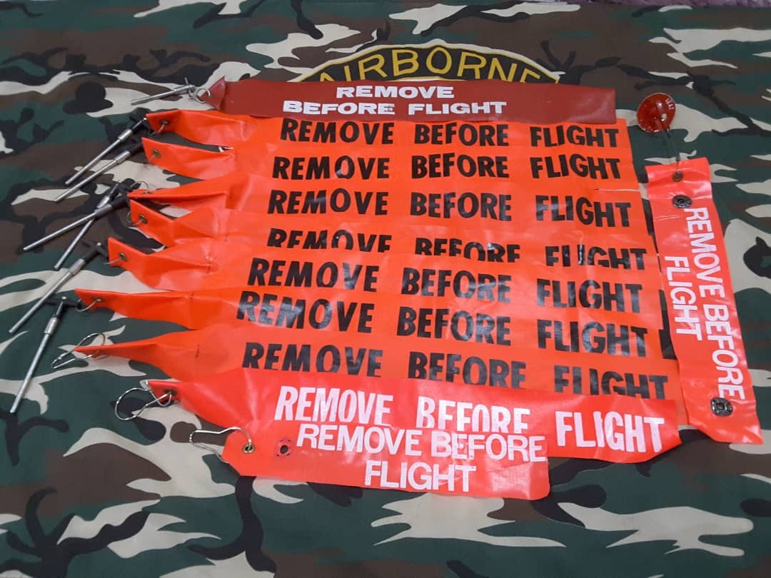 US MILITARY JET FIGHTER REMOVE BEFORE FLIGHT, Hobbies & Toys ...