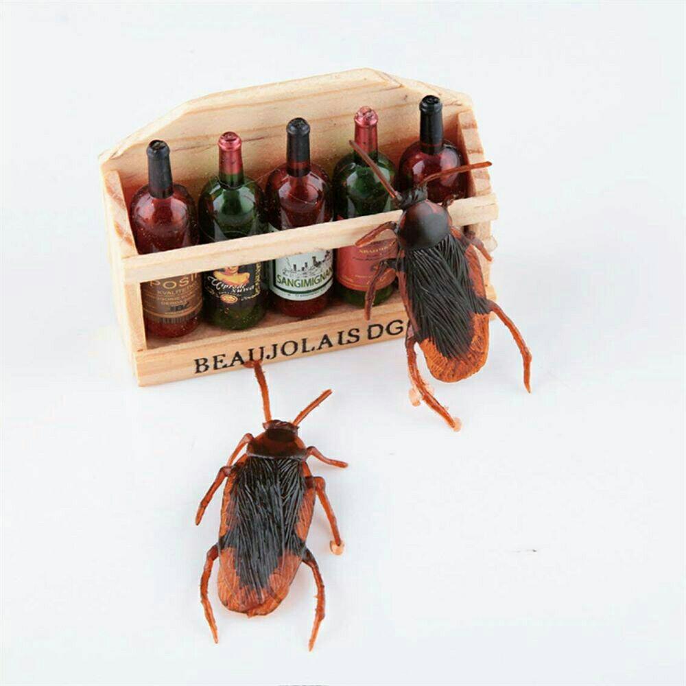 2 PCS Scary Fake Bugs Realistic Toys Simulation Cockroaches Prank Trick ...