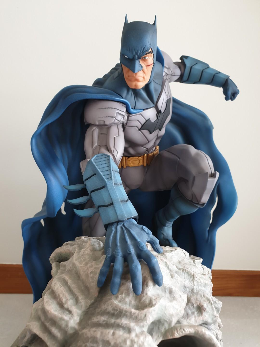 [RARE] Batman on Lion Statue, Hobbies & Toys, Toys & Games on Carousell