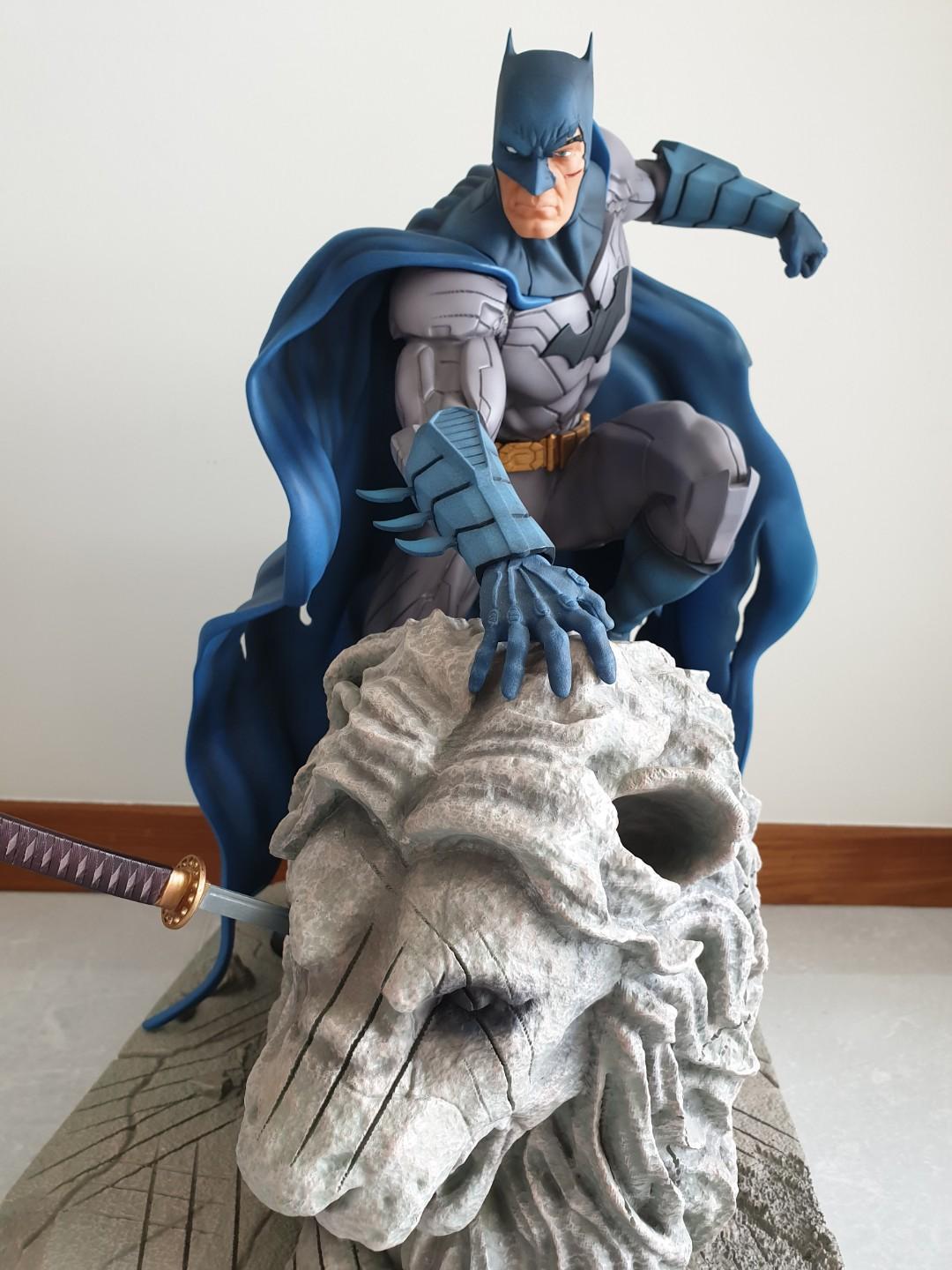 [RARE] Batman on Lion Statue, Hobbies & Toys, Toys & Games on Carousell