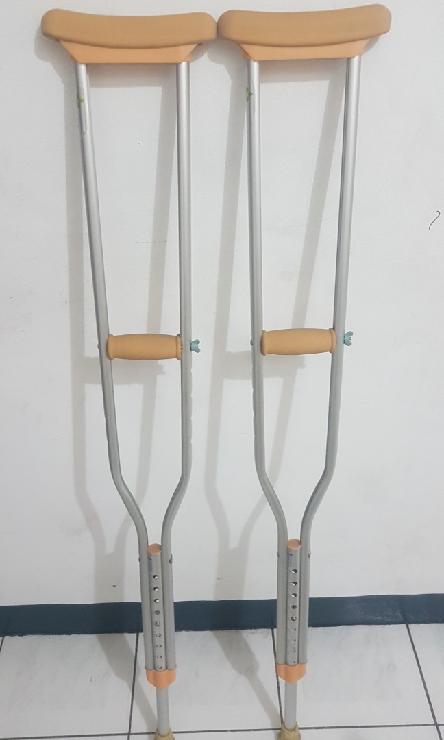 Crutches Saklay Aluminum Frame, Everything Else, Others on Carousell