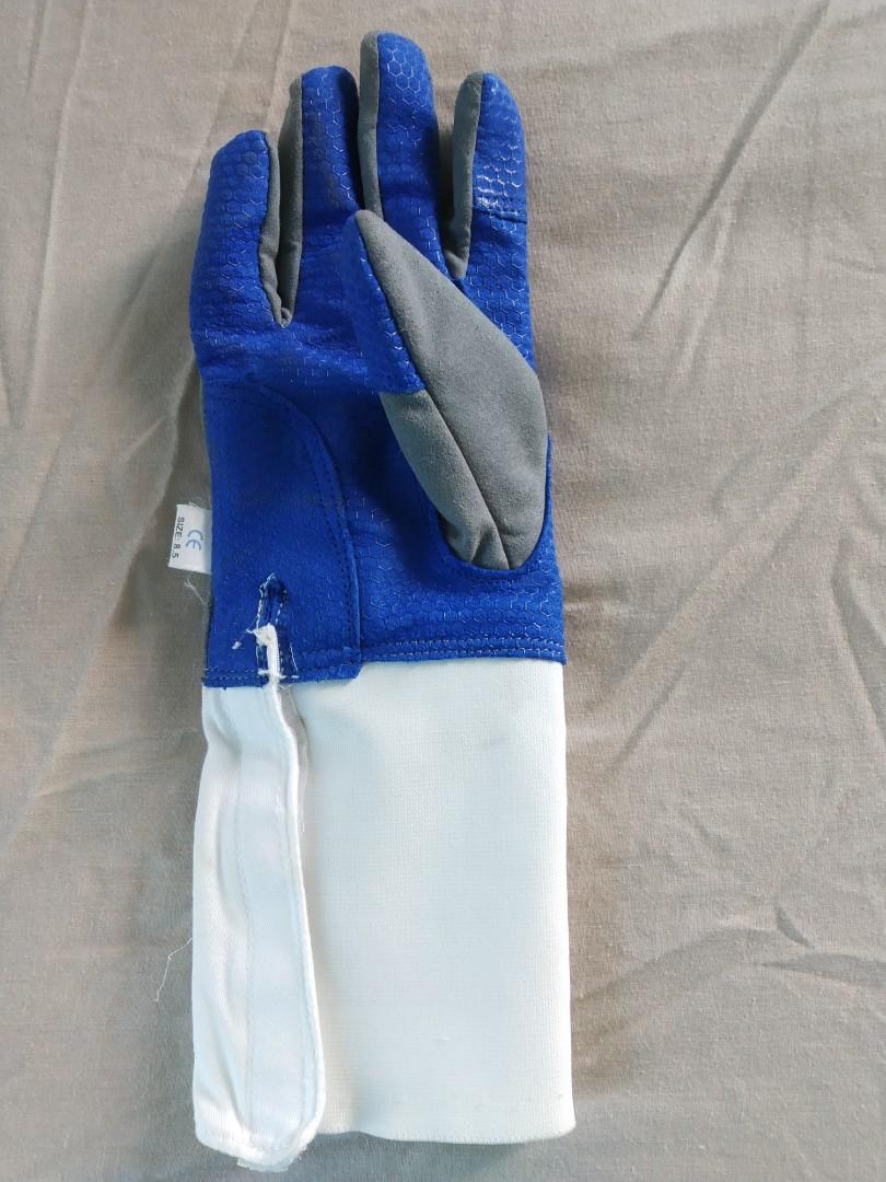 Fencing Glove Right Hand, Women's Fashion, Activewear on Carousell