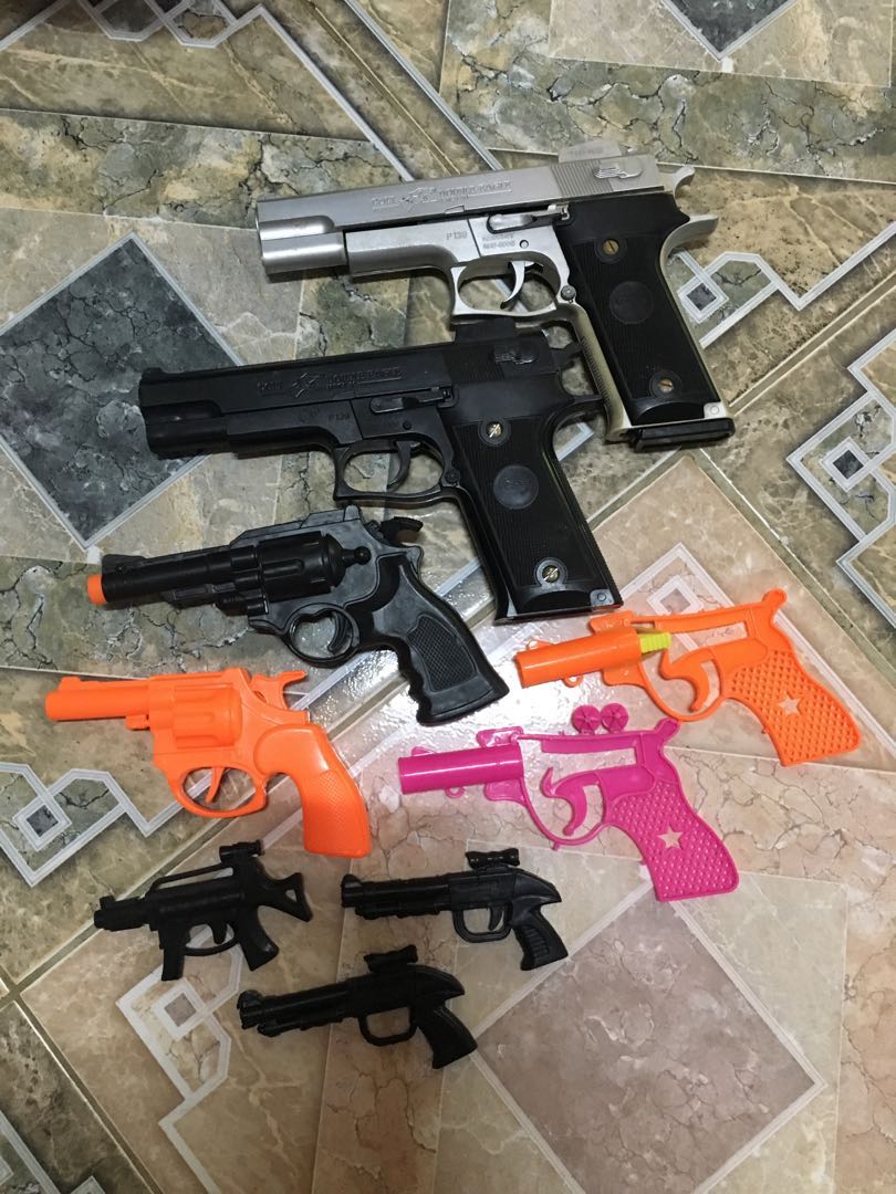 Plastic Toy Gun, Hobbies & Toys, Toys & Games on Carousell