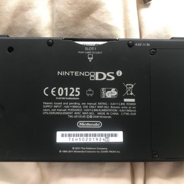 Rare UK exclusive Limited Edition Nintendo DSi Pokémon Black edition ...