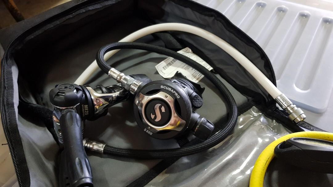 Scuba pro MK25/S600 with R095 octopus and subgear depth/pressure guage ...