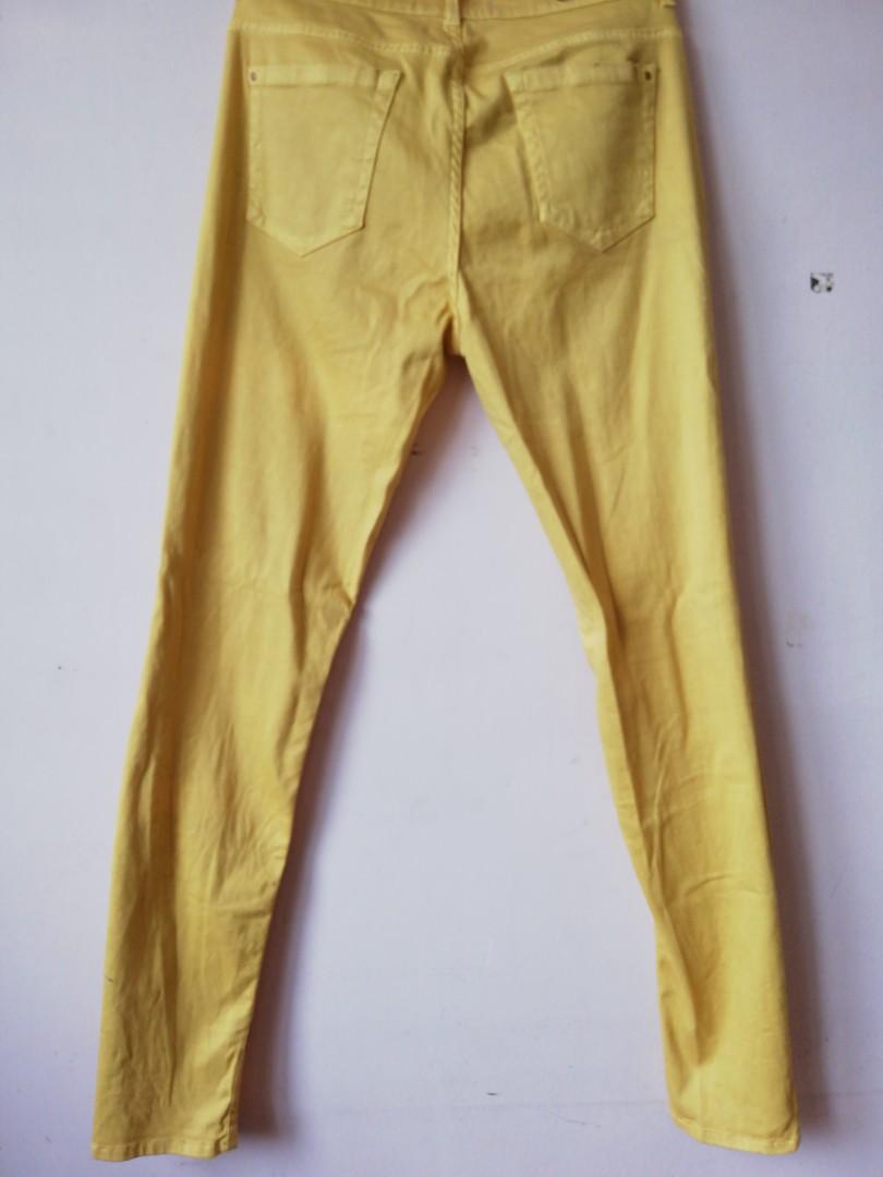Jeans zara, yellow colour #SBUX50, Women's Fashion, Bottoms, Jeans ...