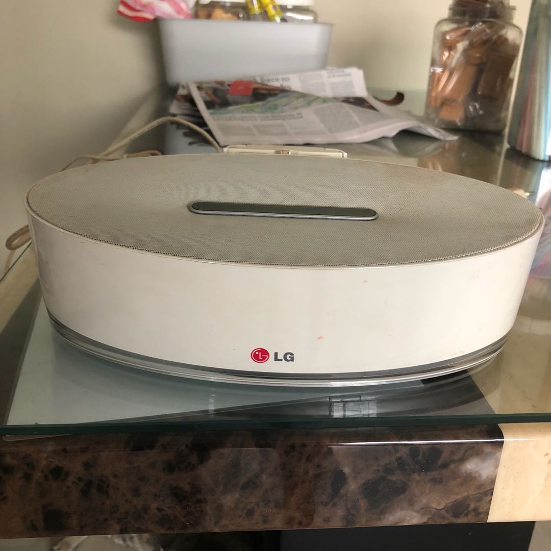LG DOCKING SPEAKER, Audio, Soundbars, Speakers & Amplifiers on Carousell