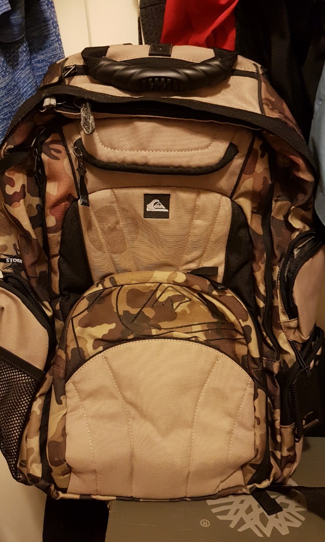 Quicksilver backpack, 男裝, 袋, 背包 - Carousell