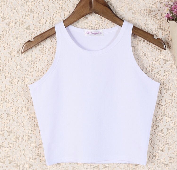 White basic top, Women's Fashion, Tops, Sleeveless on Carousell