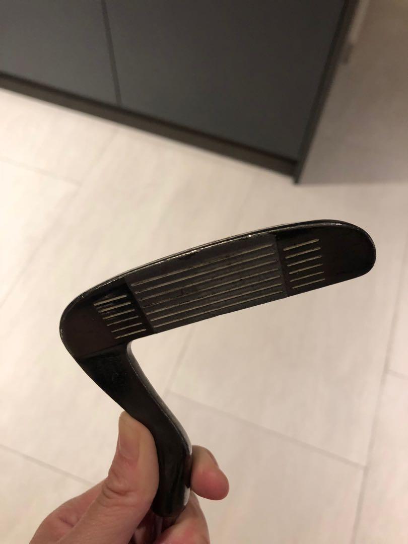 Dunlop Chipper, Sports Equipment, Sports & Games, Golf on Carousell