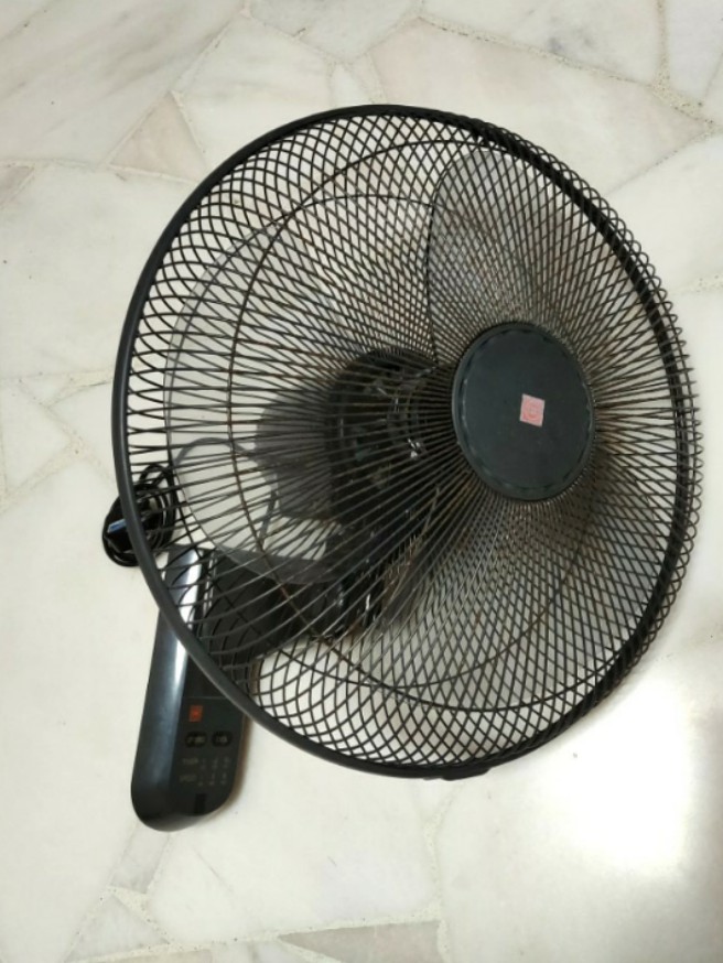 KDK Wall Fan M40M, Furniture & Home Living, Lighting & Fans, Fans on ...