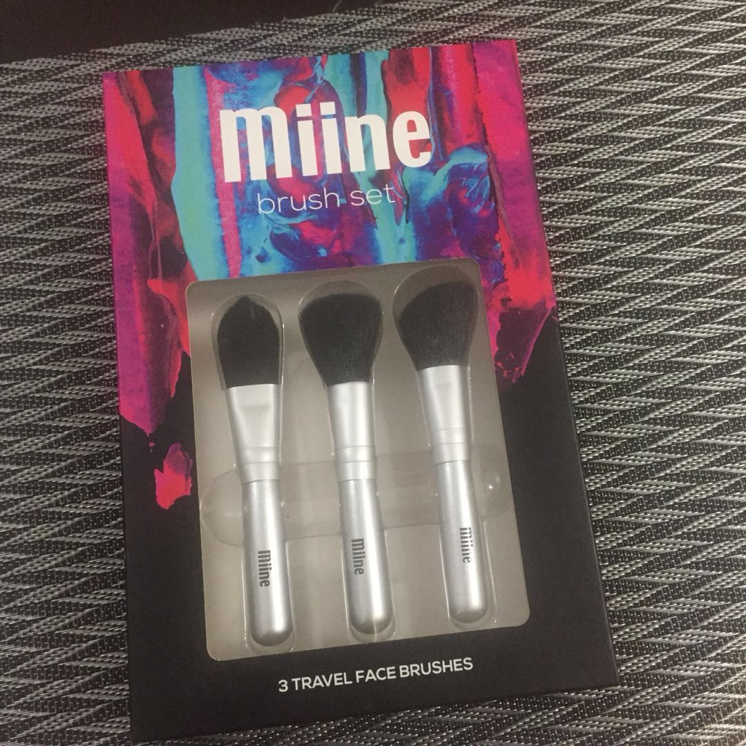 Miine Makeup Brush Set, Beauty & Personal Care, Face, Makeup on Carousell
