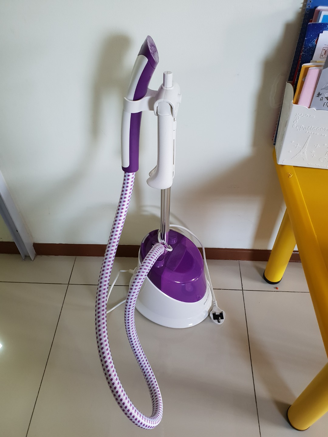 Philips Garment Steamer GC506, TV & Home Appliances, Irons & Steamers on Carousell
