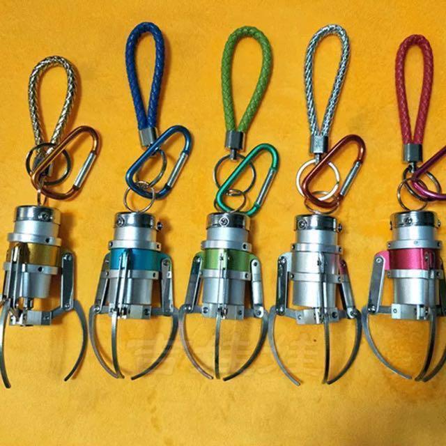 PREORDER - Real Crane machine claw keychain , Hobbies & Toys, Toys ...
