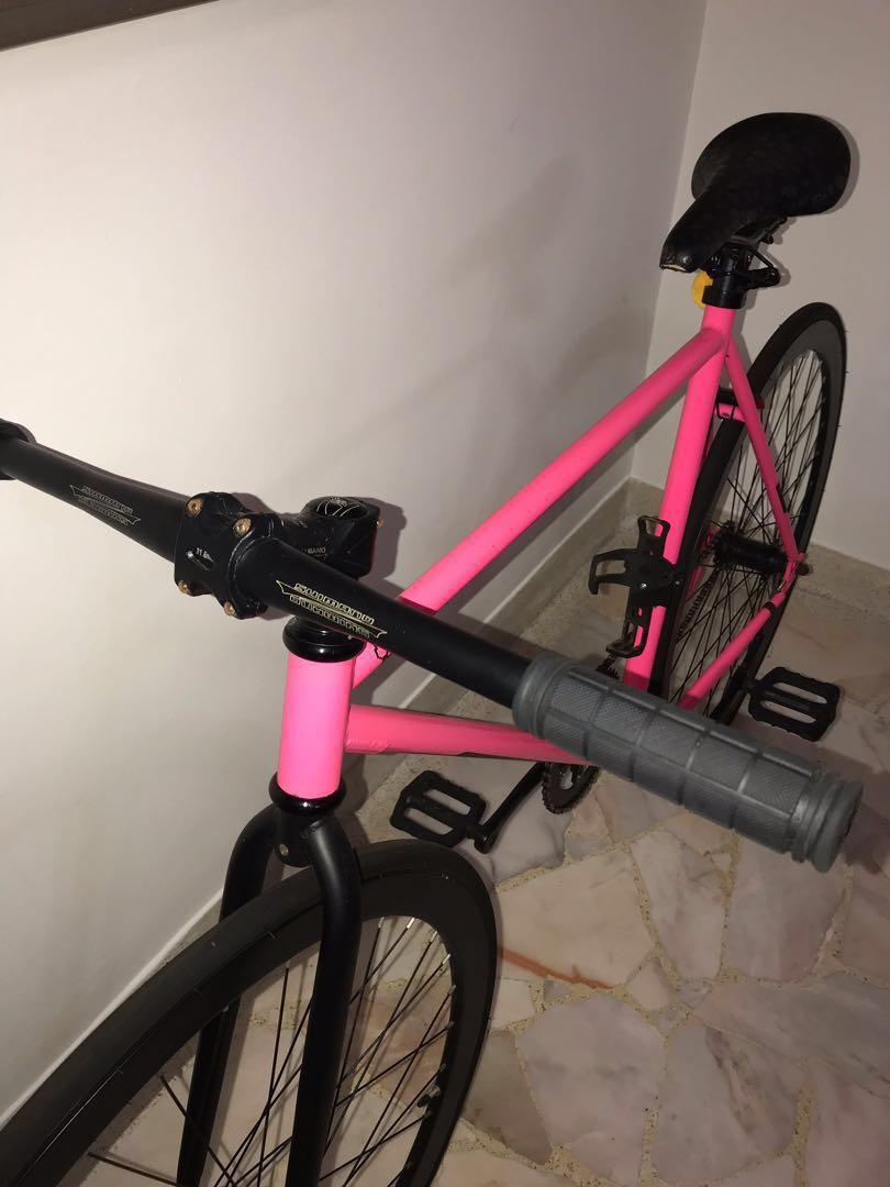 Hot pink coastal fixie, Sports Equipment, Bicycles & Parts, Bicycles on ...