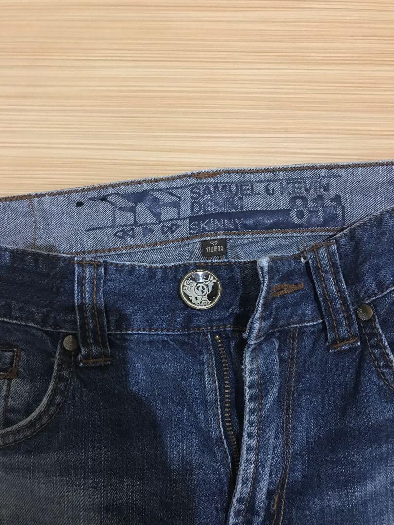 Samuel kevin jeans, Fesyen Pria, Pakaian , Bawahan di Carousell