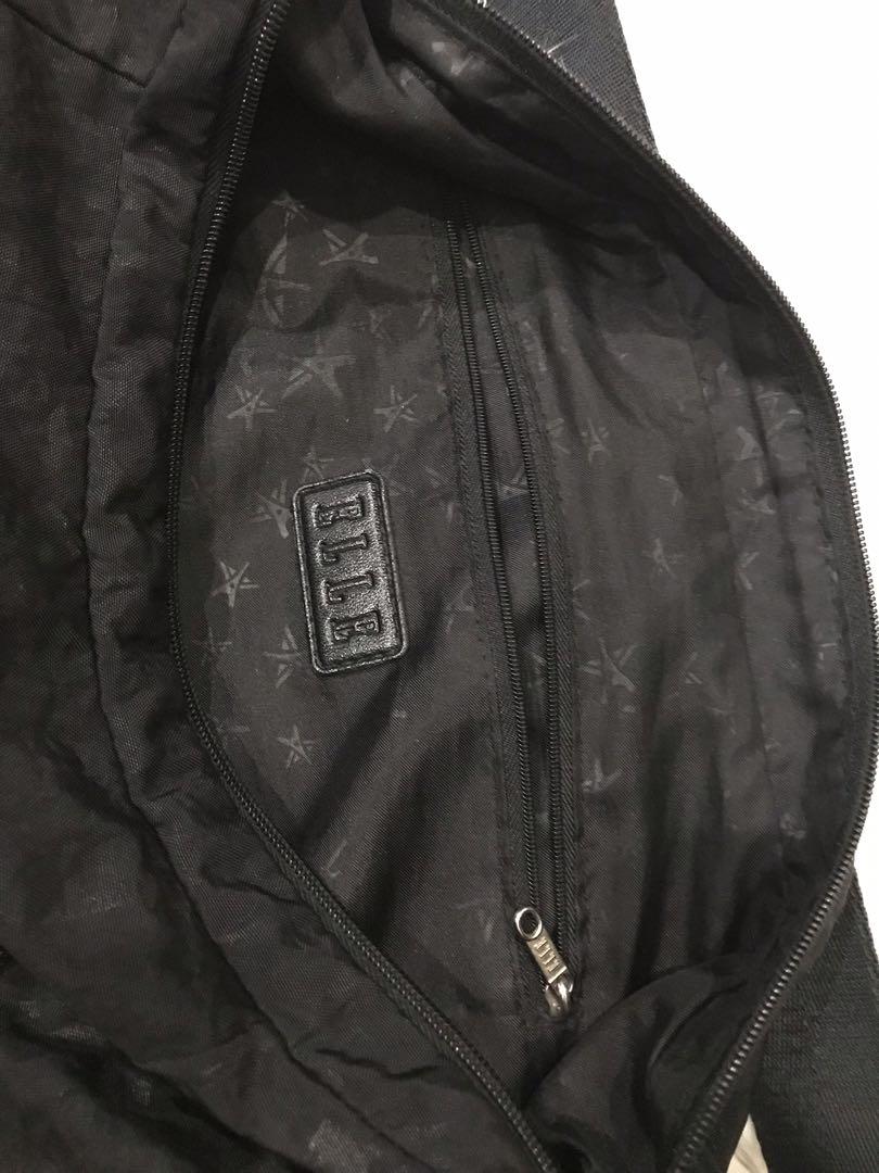 Tas ELLE original warna hitam, Fesyen Wanita, Tas & Dompet di Carousell