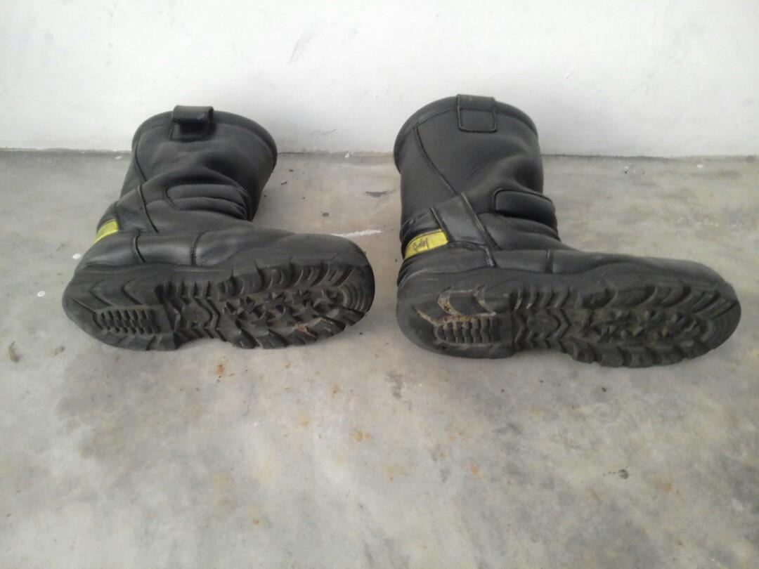 fire boots, Men's Fashion, Footwear, Boots on Carousell
