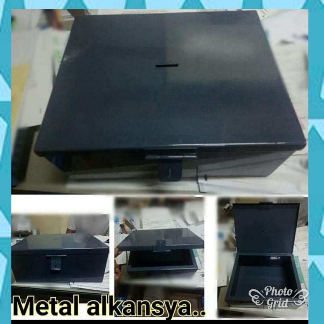 metal alkansya, Babies & Kids, Baby Nursery & Kids Furniture, Safety ...
