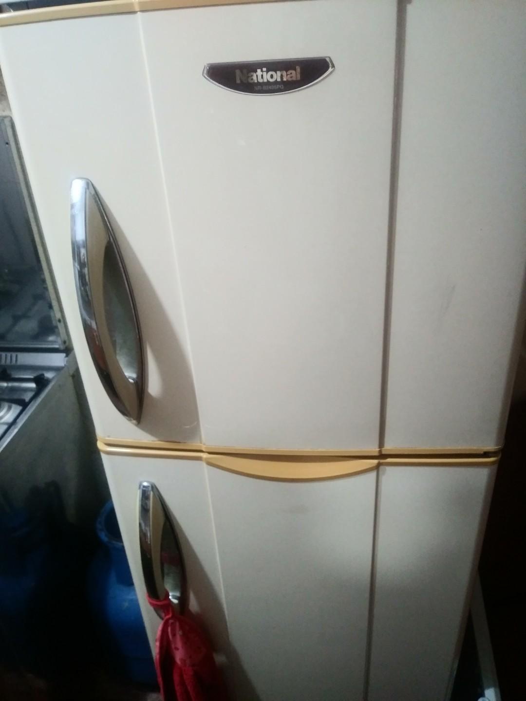 National Brand Refrigerator 2 door. 65in x 20in x 22in, TV & Home ...