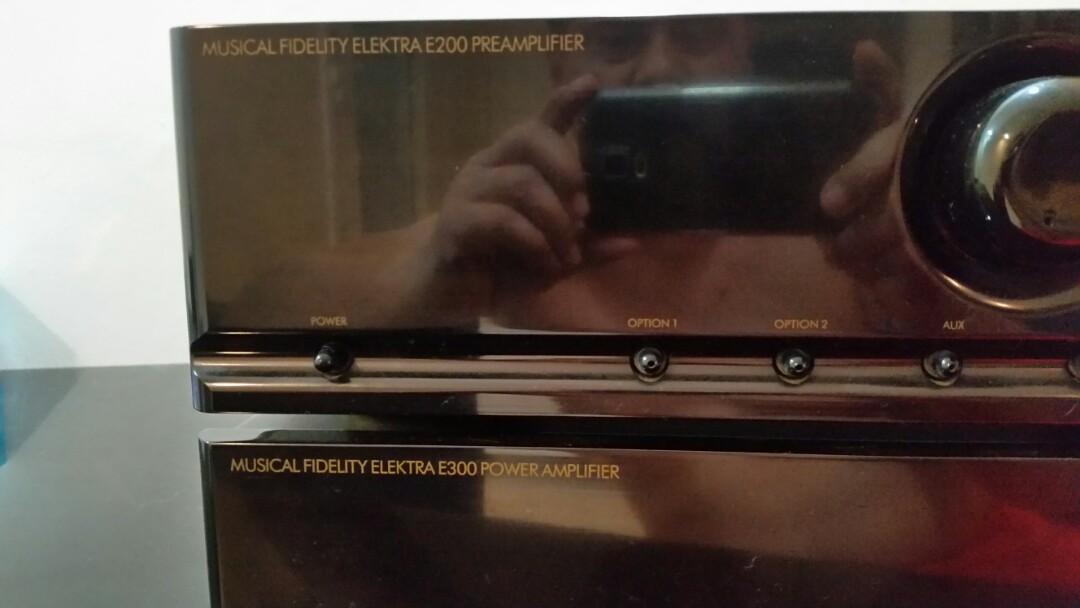Pre amp E 200 & power amplifier E300 Musical fidelity good working ...