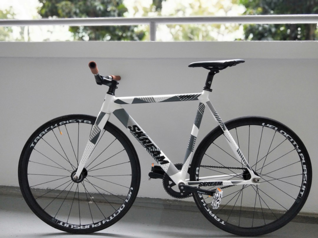 Skream V3, Sports Equipment, Bicycles & Parts, Bicycles on Carousell