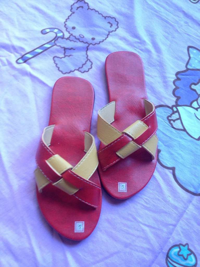 Tsinelas pambahay, Women's Fashion, Footwear, Slippers and slides on ...