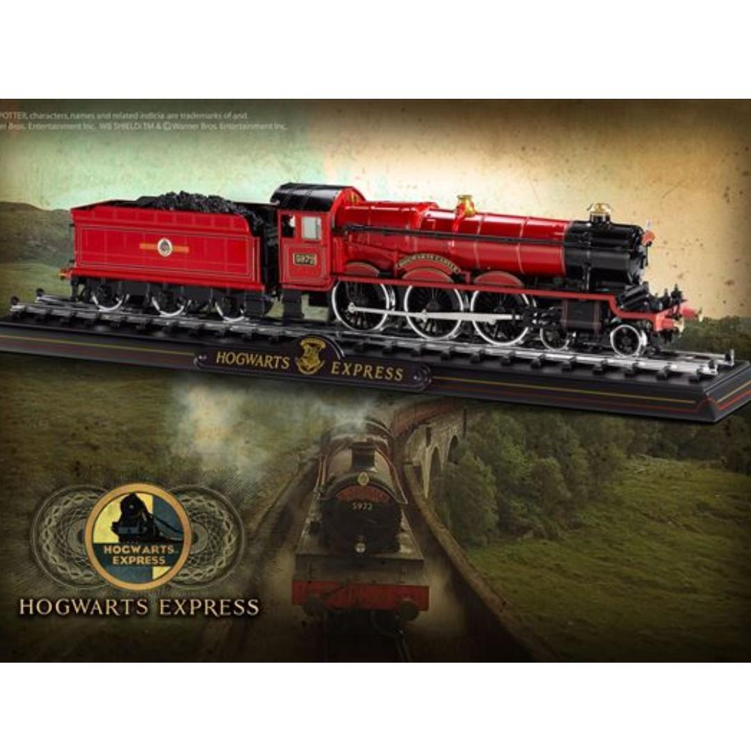 Hogwarts Express Die cast Train Model and Base from Harry Potter (Noble ...