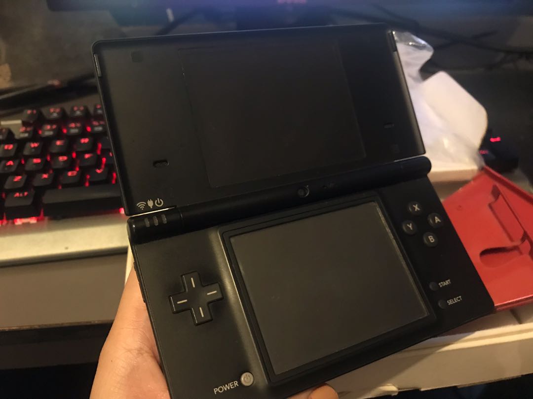 MATTE BLACK NINTENDO DSI CONSOLE, Video Gaming, Video Game Consoles, Nintendo on Carousell