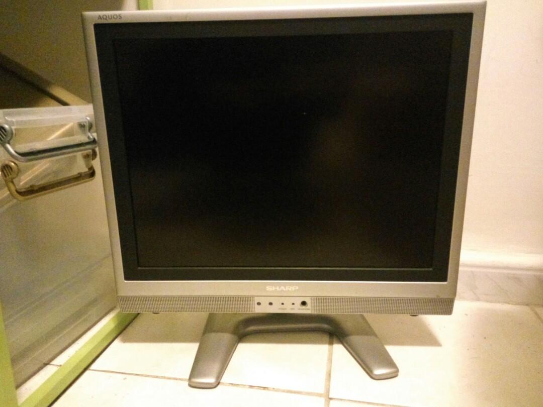 Sharp LCD colour TV(LC-20S2HS), 家庭電器, 電視 & 其他娛樂, 電視組件及配件 - Carousell