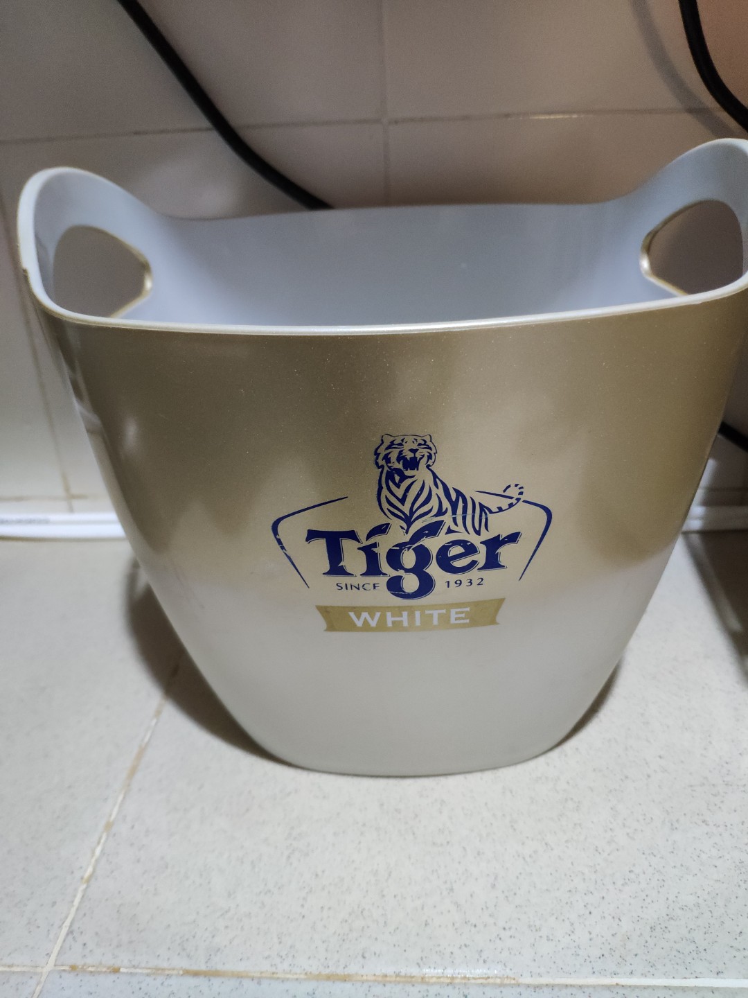 TIGER BOTTLE COOLER, Furniture & Home Living, Kitchenware & Tableware ...