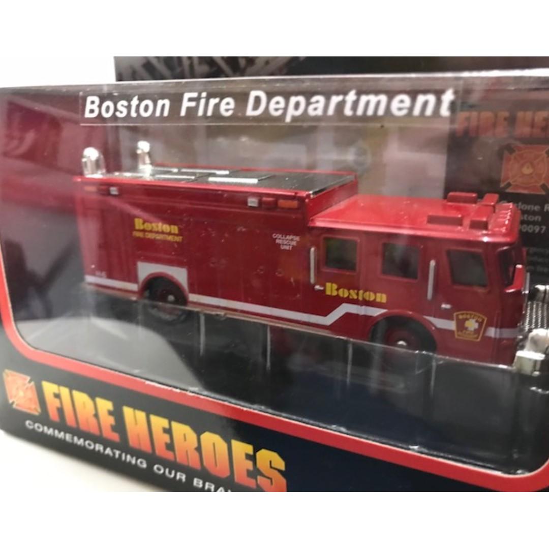 Corgi 1/87 scale - Boston Fire Department Rescue 1 - E-One Walk-in ...
