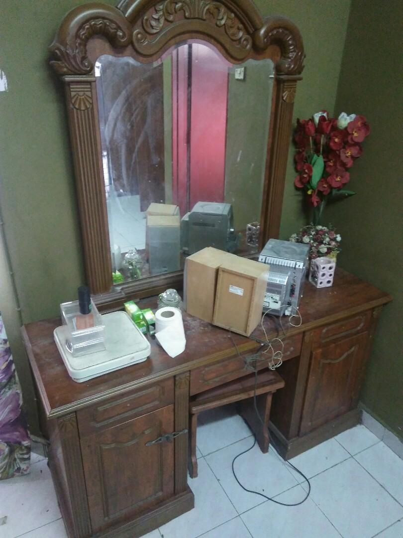 Katil almari meja makeup, Furniture & Home Living, Furniture, Tables ...