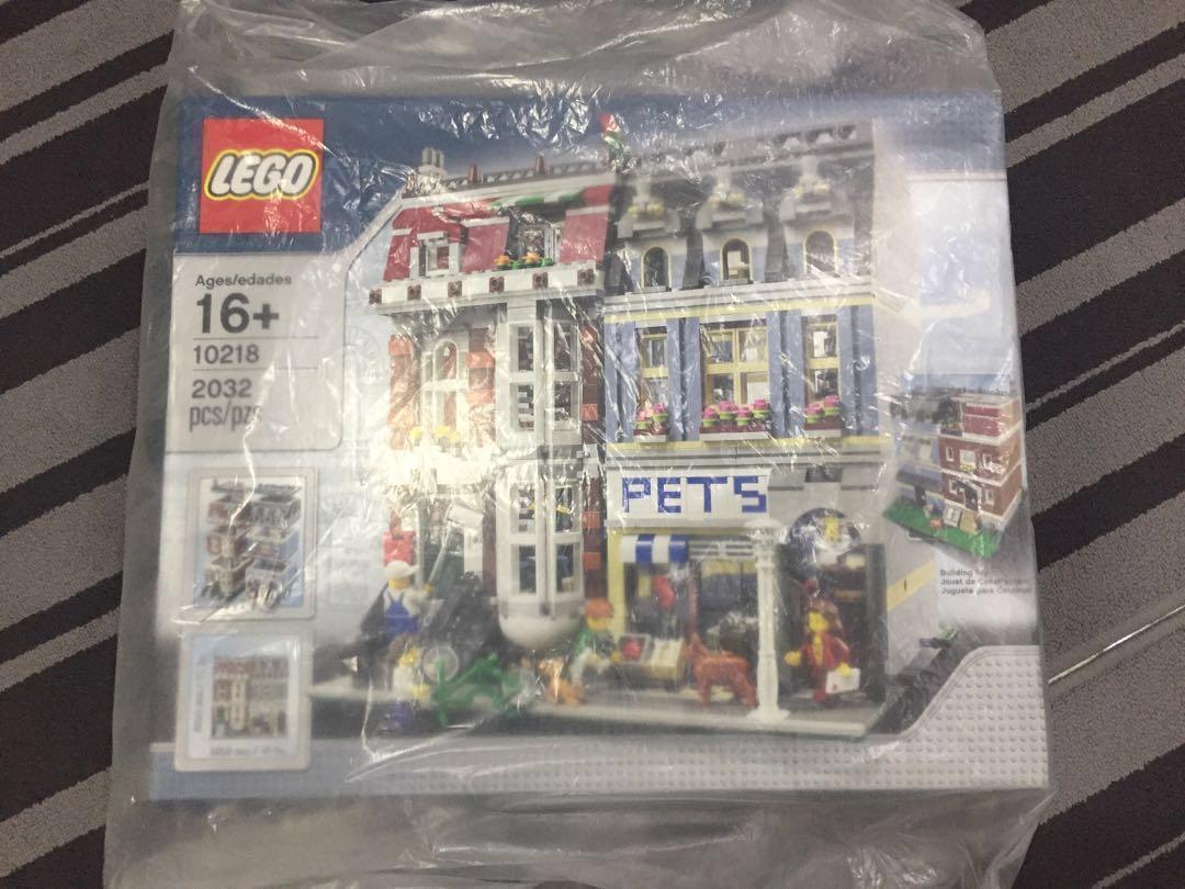 Lego modular pet shop #10218, Hobbies & Toys, Toys & Games on Carousell