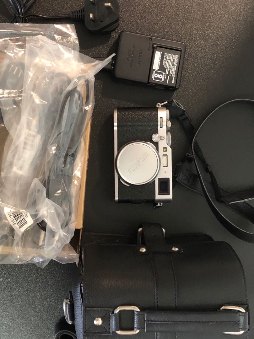 Fujifilm X100F Mirrorless Camera, Photography, Cameras on Carousell