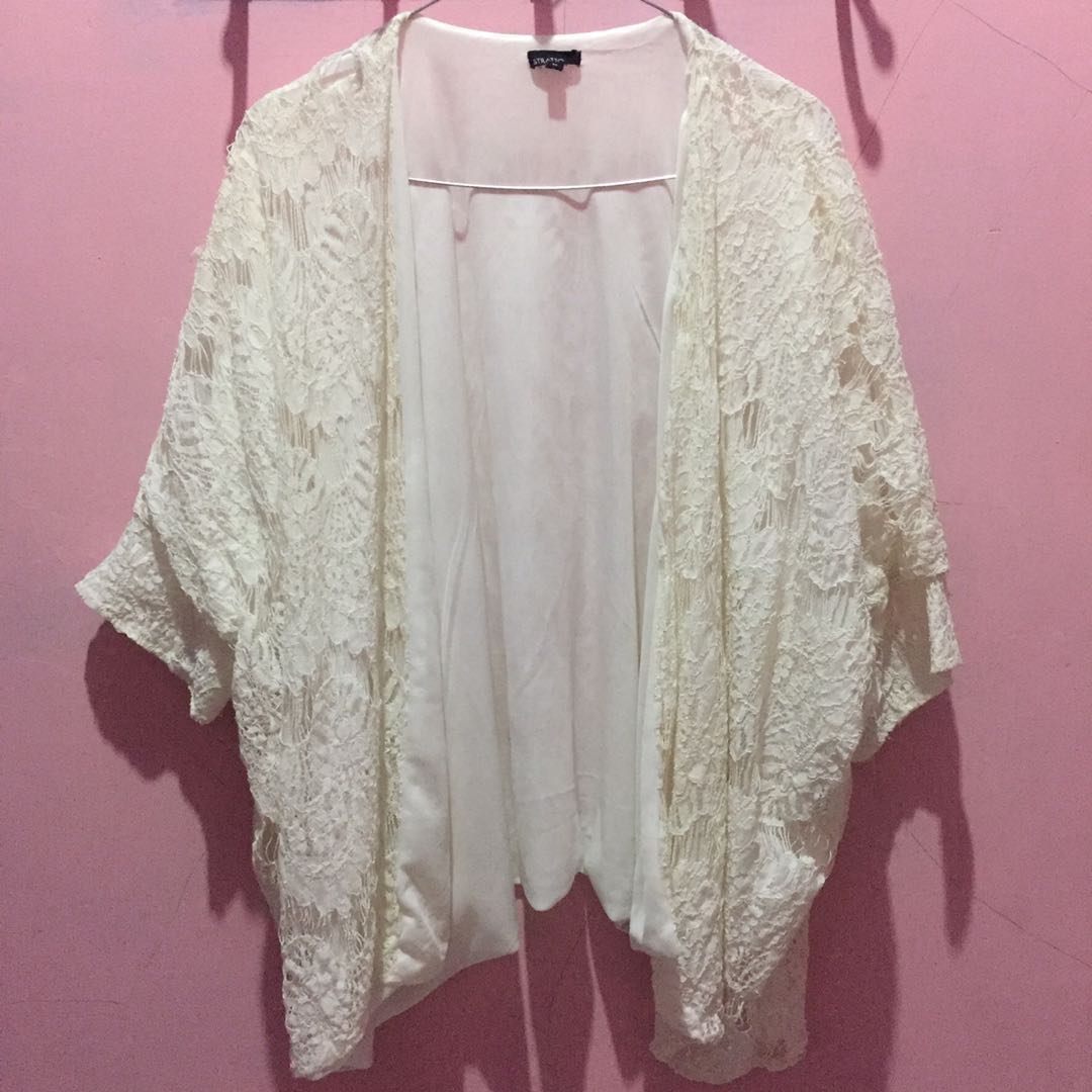 Berrybenka Outer, Fesyen Wanita, Pakaian Wanita, Baju Luaran di Carousell