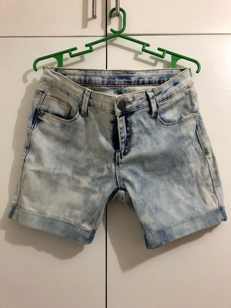 FB Sisters shorts, Women's Fashion, Bottoms, Shorts on Carousell
