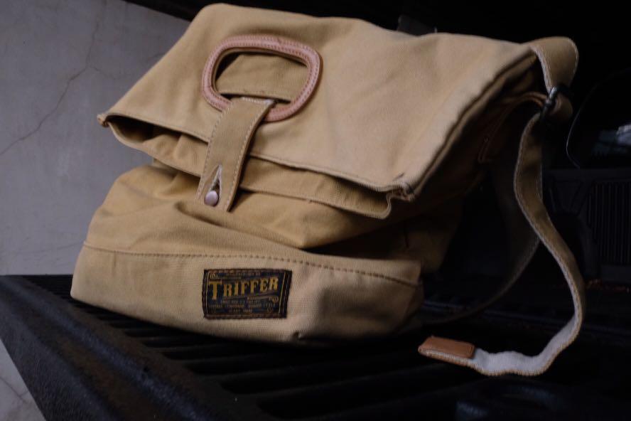 triffer duck canvass 2 waybag, Women's Fashion, Bags & Wallets, Beach ...