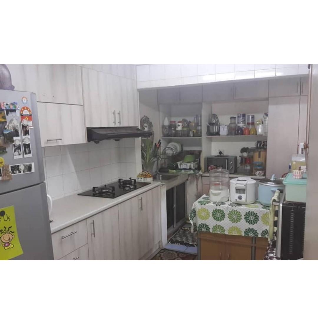 Kondo Seri Hijauan Seksyen 26. Shah Alam. Ground Floor with balcony ...