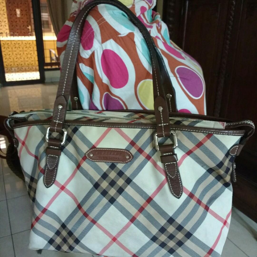 Tas Second Original Burberry blue label, Fesyen Wanita, Tas & Dompet di ...