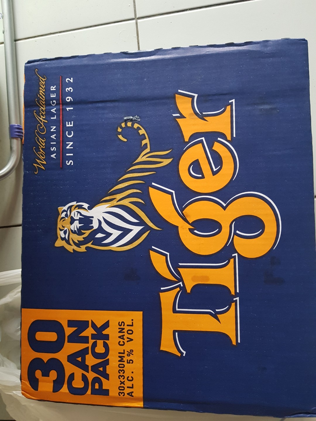 Tiger beer 30 cans pack, Food & Drinks, Alcoholic Beverages on Carousell