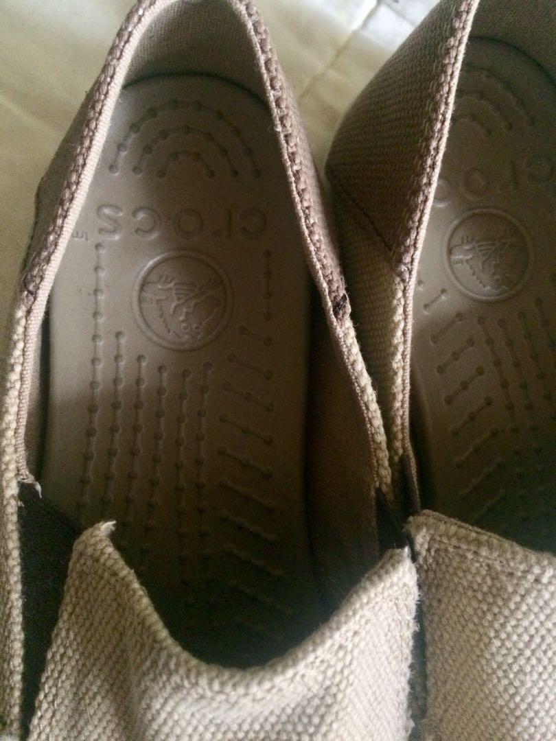 Authentic Crocs J6, Men's Fashion, Footwear, Slippers & Slides on Carousell