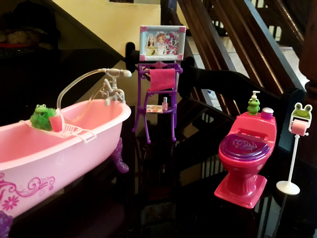 Barbie Bathroom Set, Hobbies & Toys, Toys & Games on Carousell