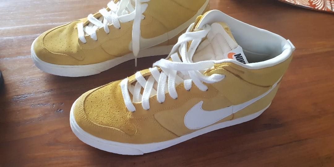 Nike shows original, Men's Fashion, Footwear, Sneakers on Carousell