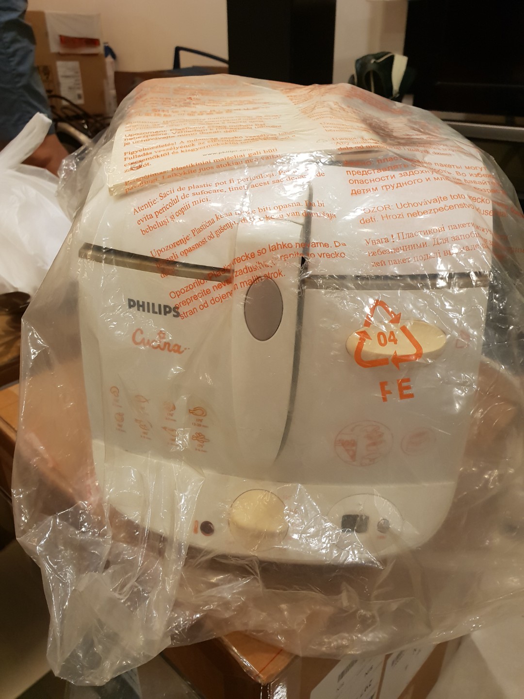 PHILIPS Cucina Deep Flyer, TV & Home Appliances, Kitchen Appliances ...