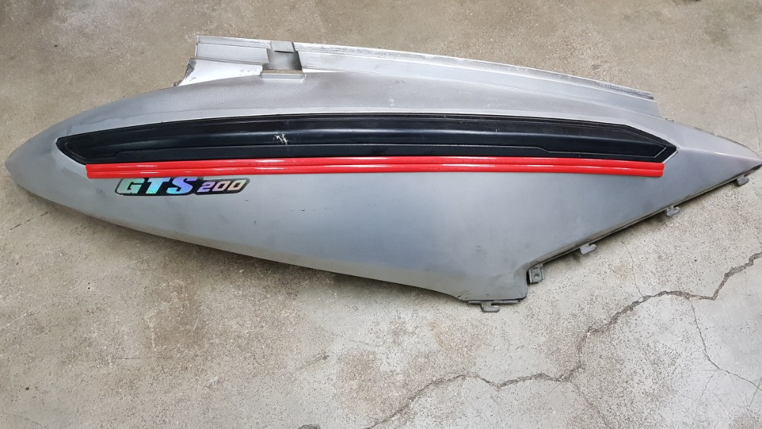 SYM GTS200 RIGHT REAR COVER U, Motorcycles, Motorcycle Accessories on ...