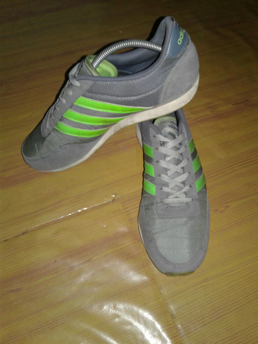 Adidas original, Fesyen Pria, Sepatu , Sneakers di Carousell
